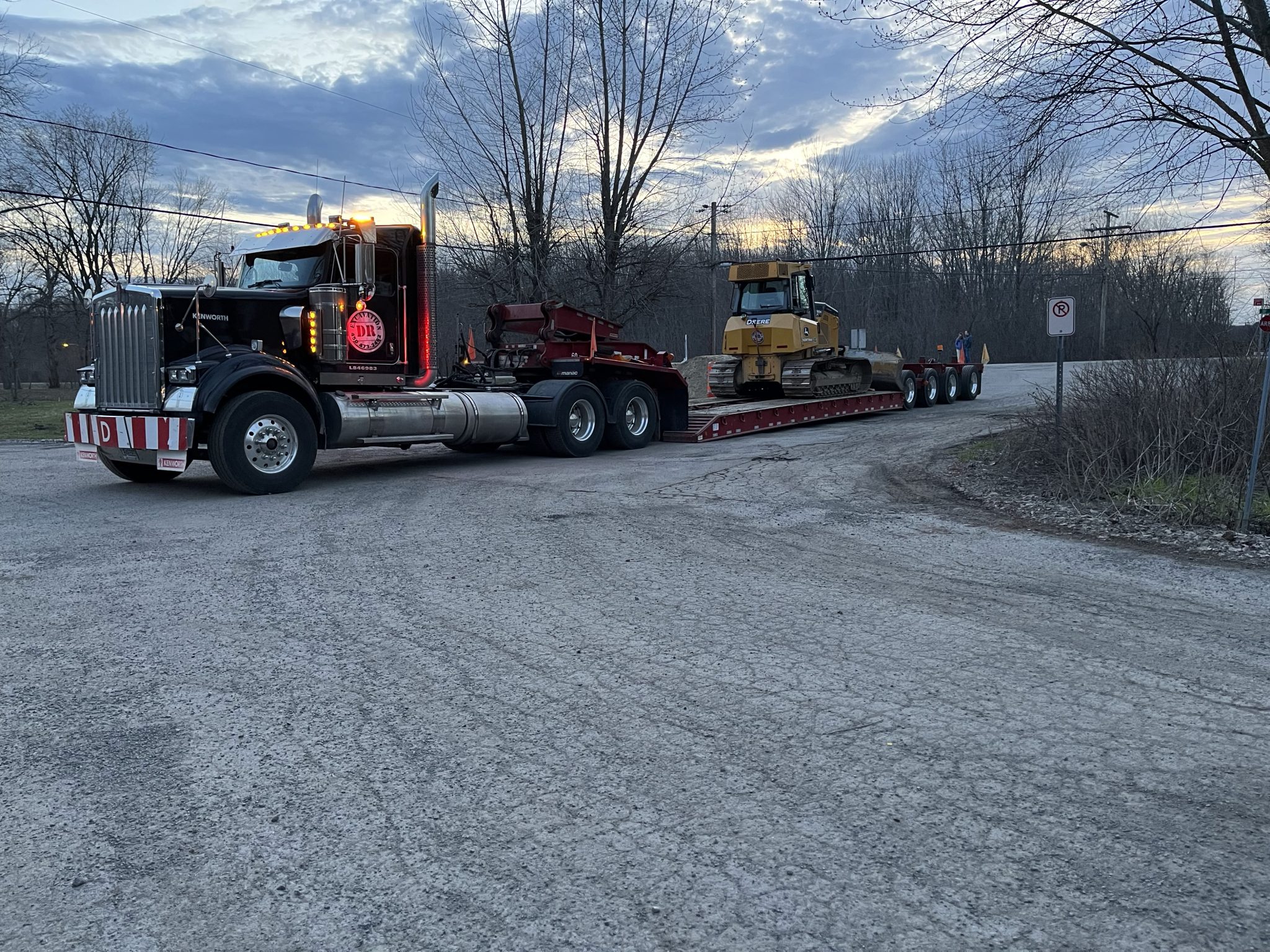 Transportation of specialized machinery | Excavation D.R. | Excavation ...